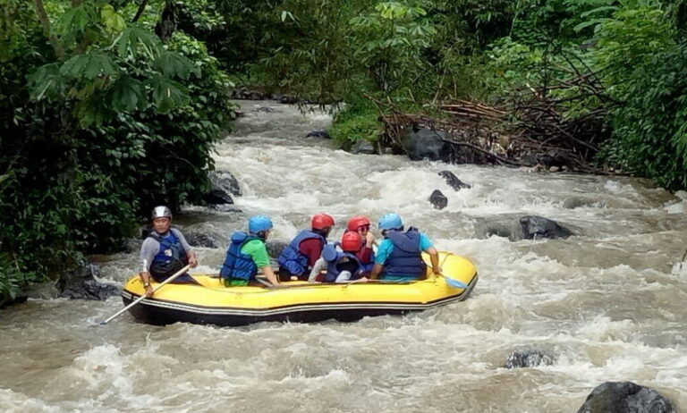 Paket Rafting Kalibaru Sentul Bogor