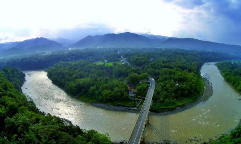 Rafting di Sungai Progo Yogyakarta - Magelang